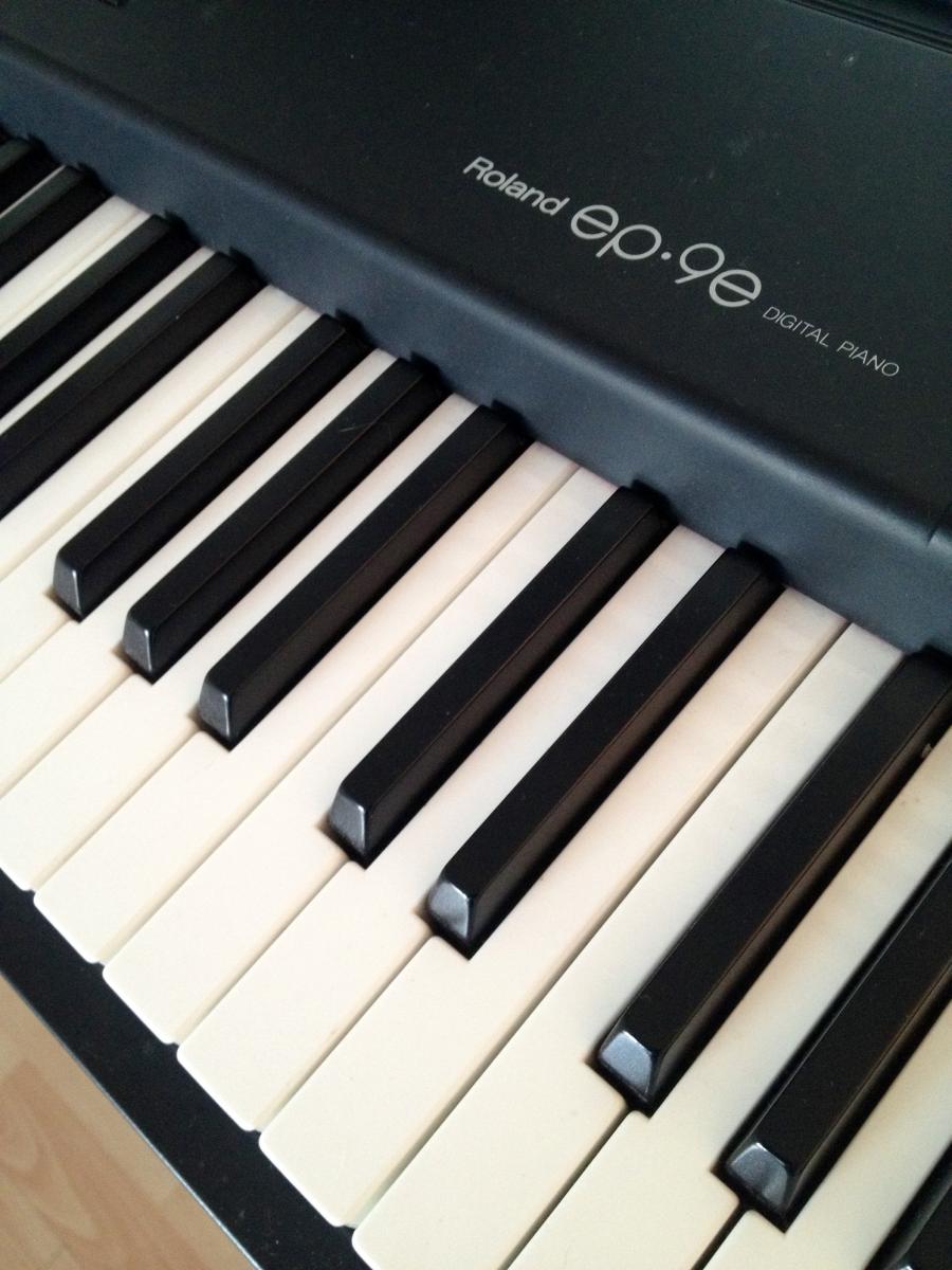Roland EP-9e : Meilleurs prix neuf, Avis, Test et Vente d'occasion ...