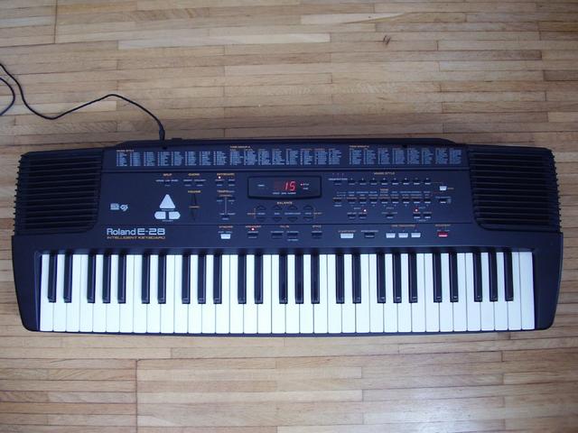 Roland E-28 : Meilleurs prix neuf, Avis, Test et Vente d'occasion - EasyZic