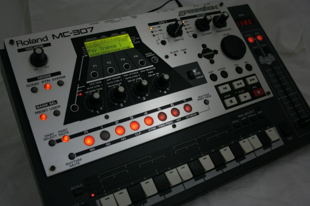 Roland MC-307 Groovebox : Meilleurs prix neuf, Avis, Test et Vente d ...