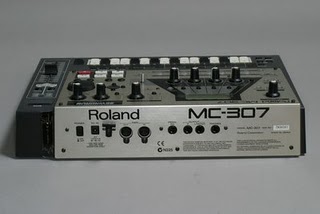 Roland MC-307 Groovebox : Meilleurs prix neuf, Avis, Test et Vente d ...