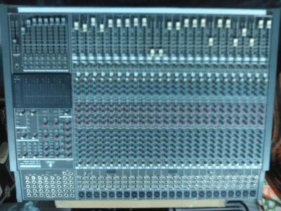 Behringer eurodesk mx 8000 : Meilleurs prix neuf, Avis, Test et Vente d ...