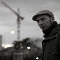 Télécharger A shadow on the beach de El Poco en MP3 - EasyZic